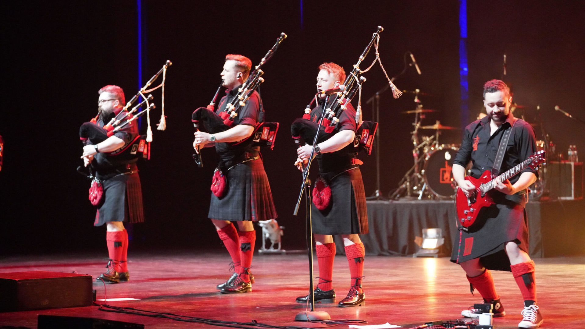 The Red Hot Chilli Pipers - Overture