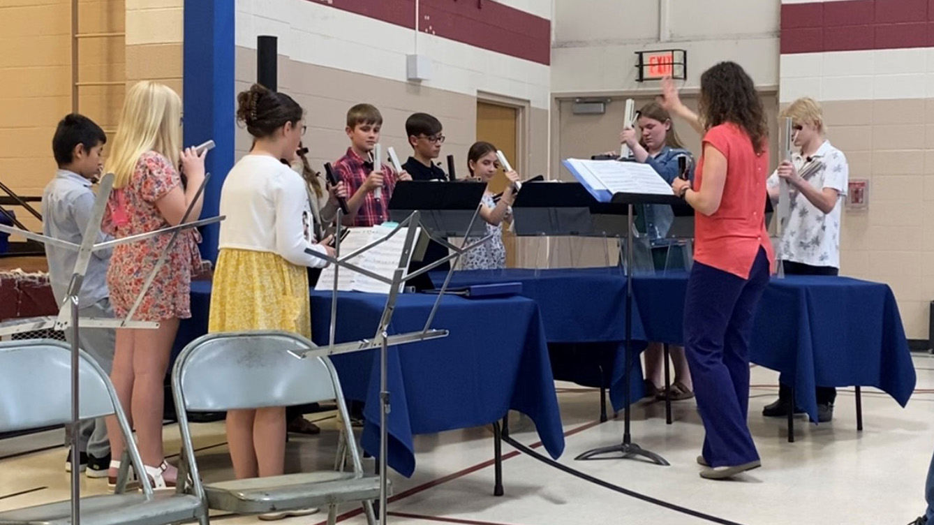 2023 August: Jennifer Vik - Overture